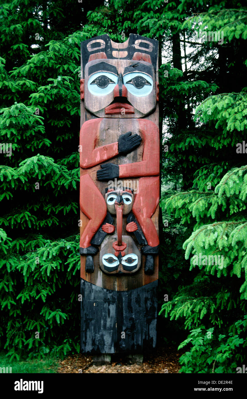Totem House Post Pole High Resolution Stock Photography and Images - Alamy