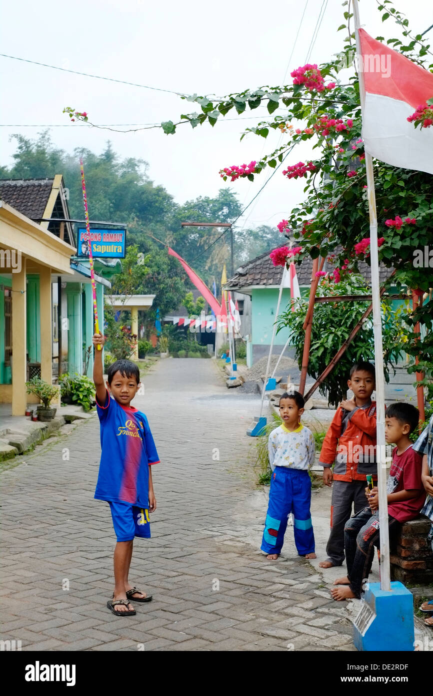 Unsupervised children hi-res stock photography and images - Alamy