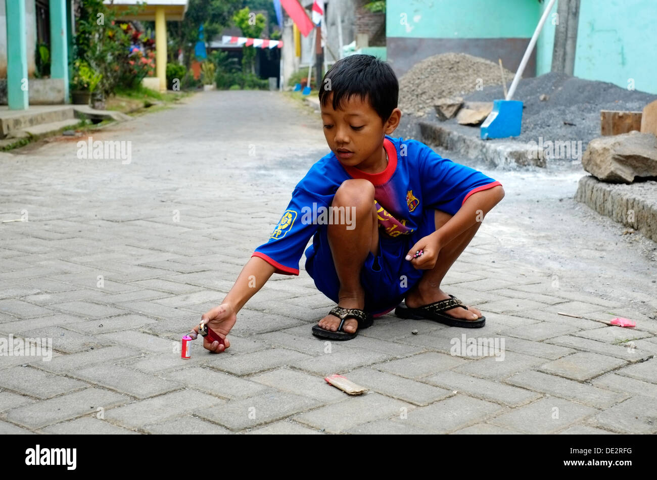 Child unsupervised hi-res stock photography and images - Alamy