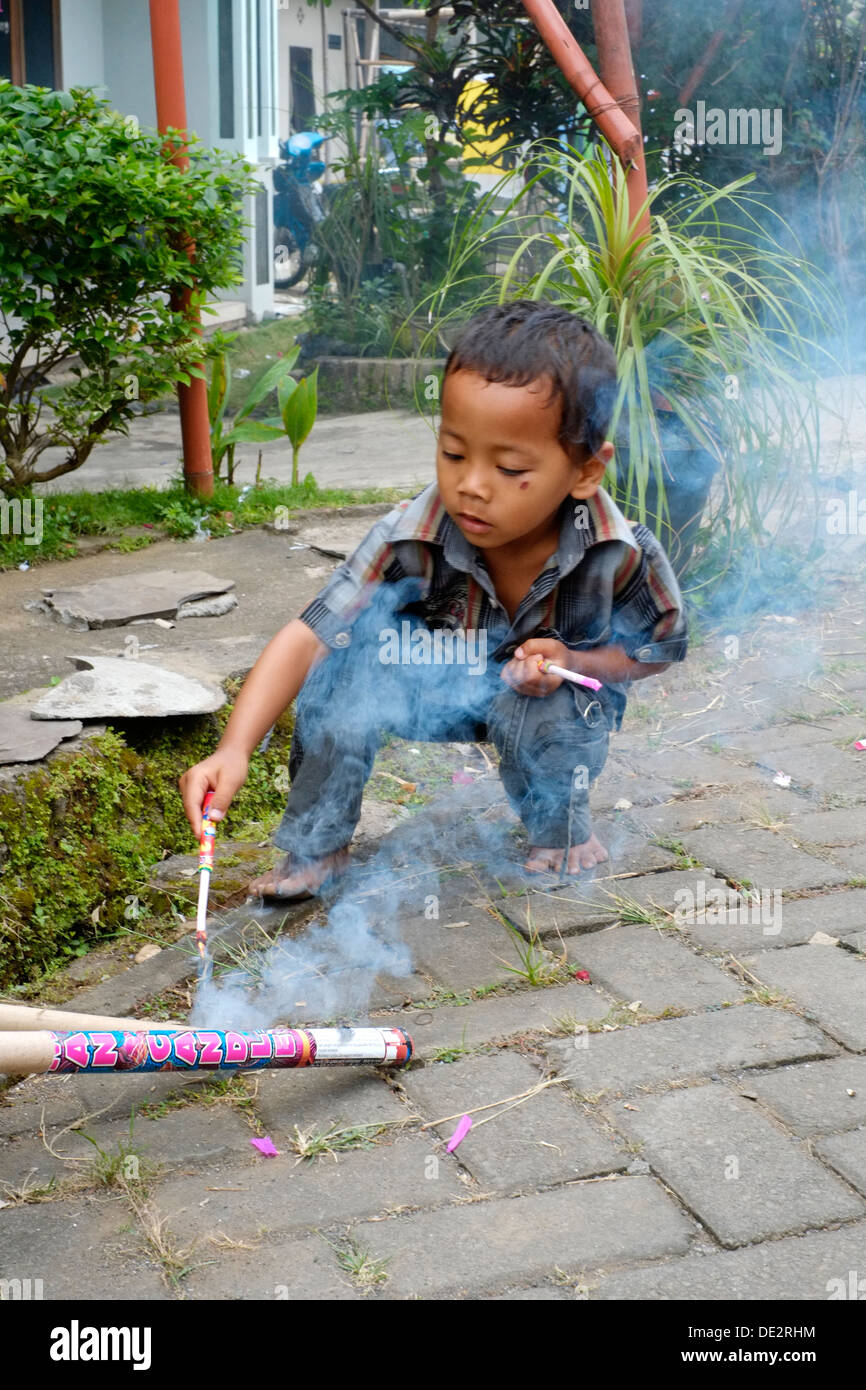 Unsupervised children hi-res stock photography and images - Alamy
