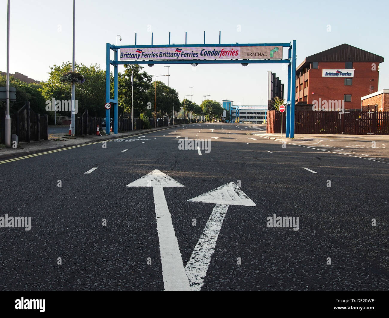 Portsmouth ferry port hi-res stock photography and images - Alamy