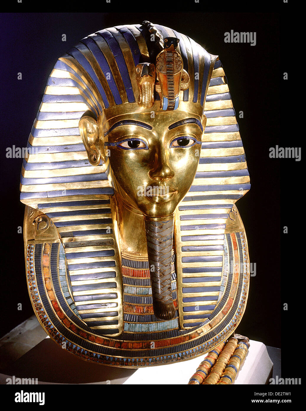 Funerary mask of tutankhamen hi-res stock photography and images - Alamy