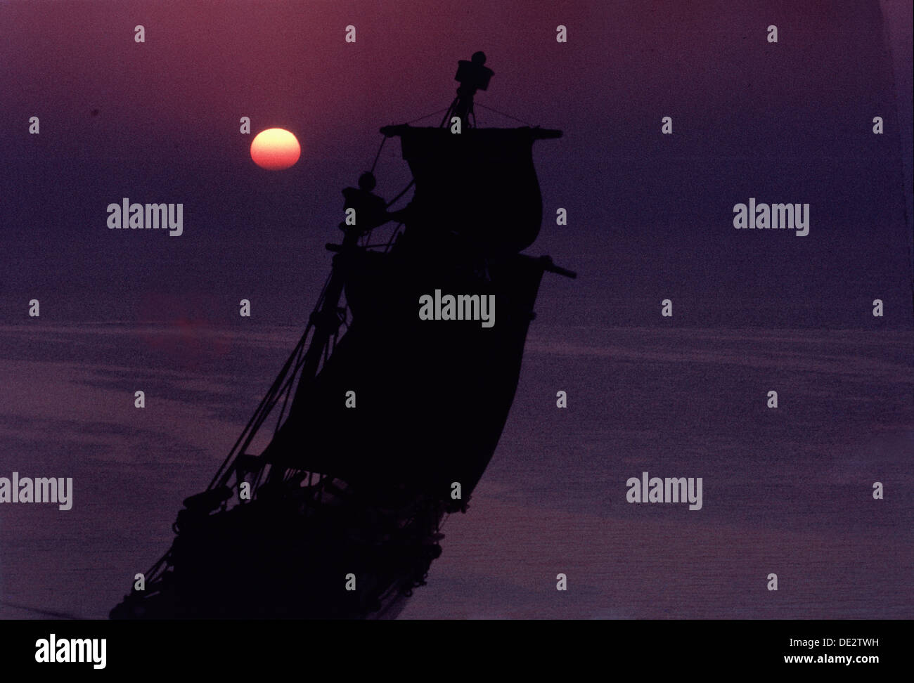 Fully rigged ship hi-res stock photography and images - Alamy