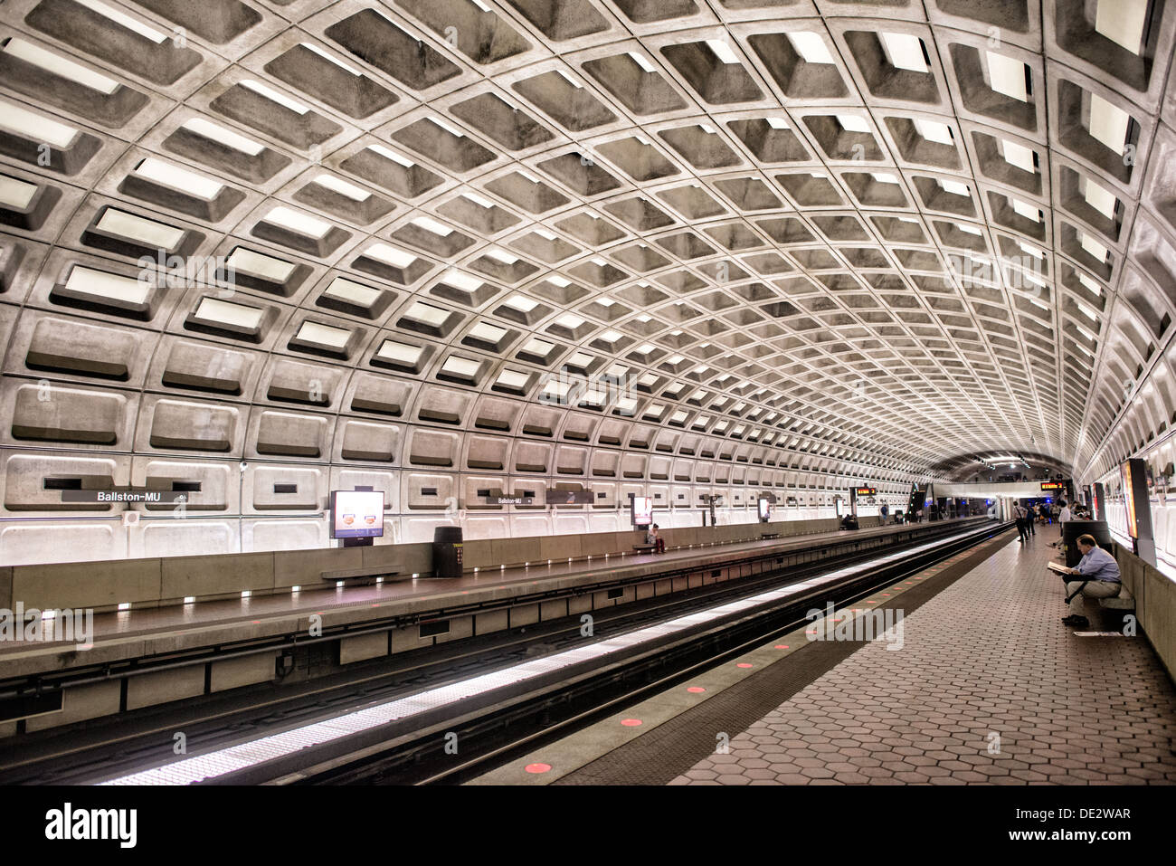 C shaped tunnel systems hi-res stock photography and images - Alamy