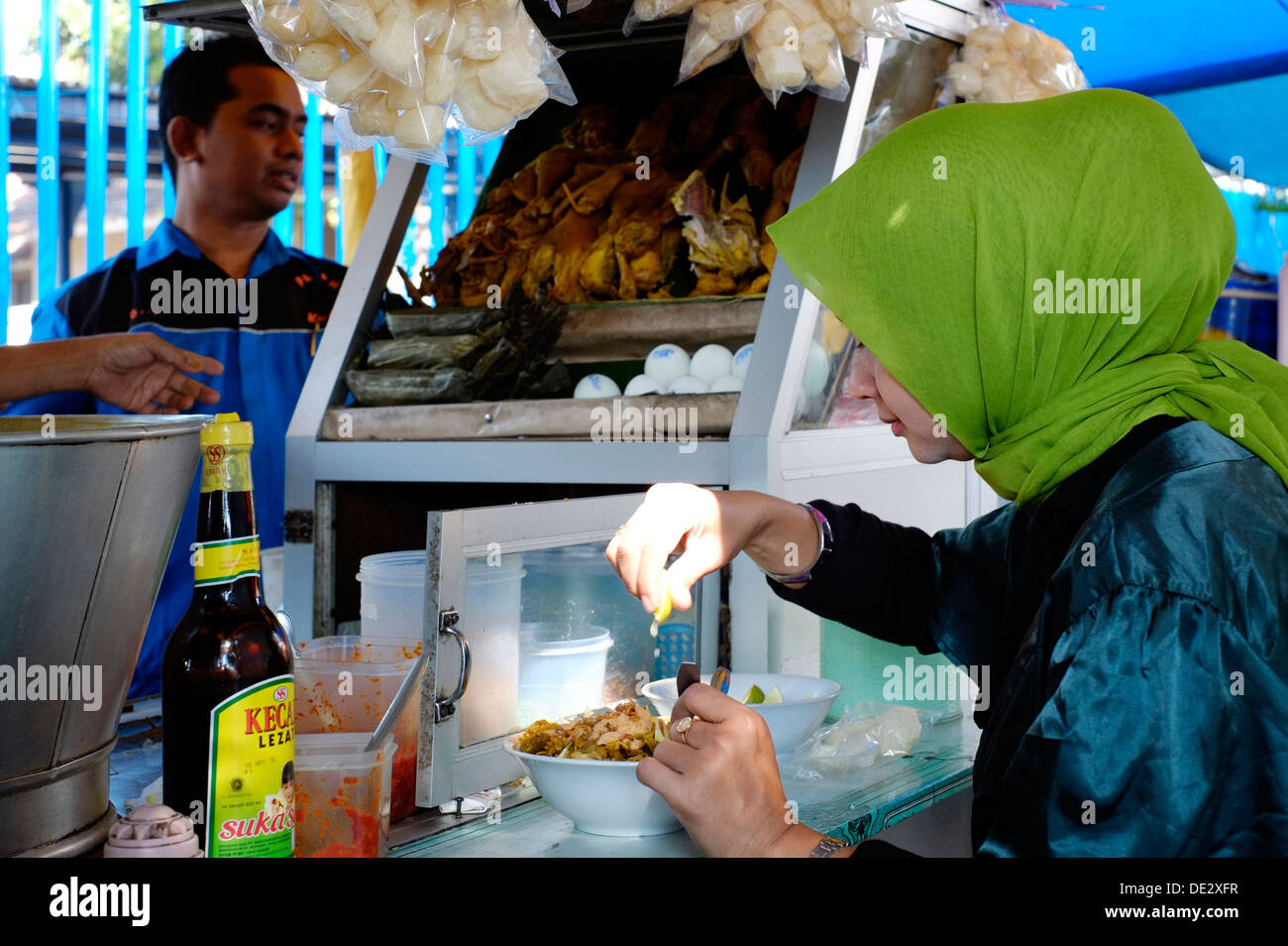 Roadside dish hi-res stock photography and images - Alamy
