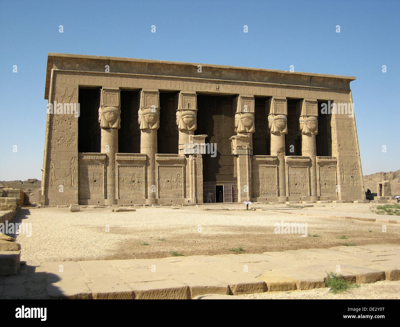 Sistrum dendera hi-res stock photography and images - Alamy