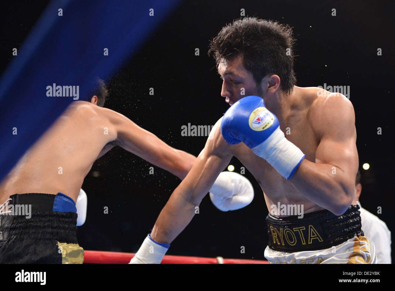(R-L) Ryota Murata, Akio Shibata (JPN), AUGUST 25, 2013 - Boxing ...