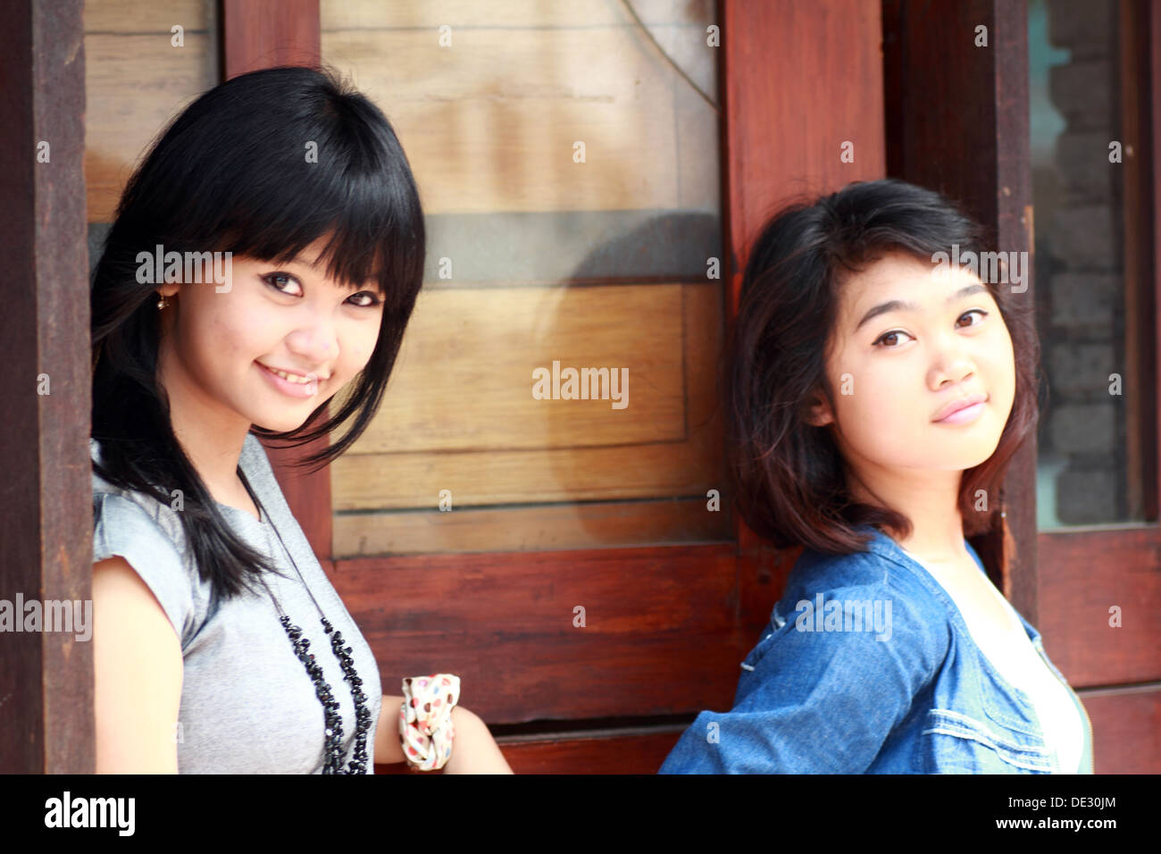 two cute Indonesian girls Stock Photo - Alamy