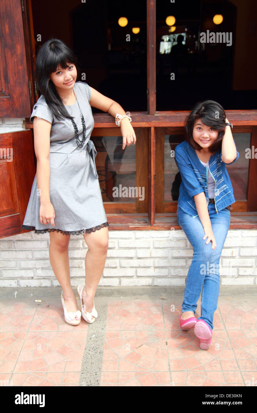 two cute Indonesian girls Stock Photo - Alamy
