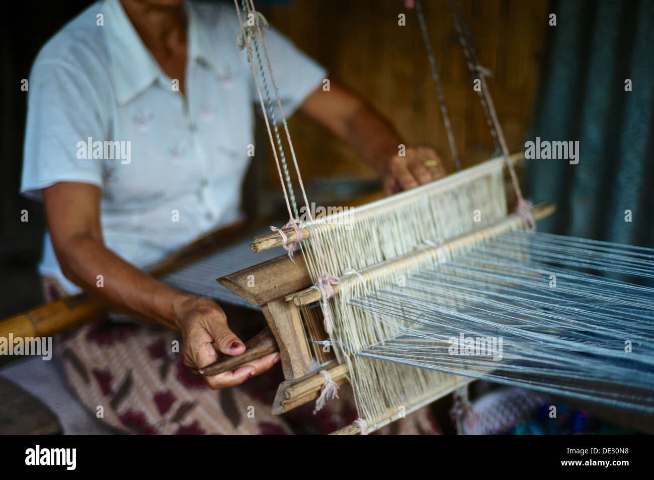 Laos traditional craft hi-res stock photography and images - Alamy
