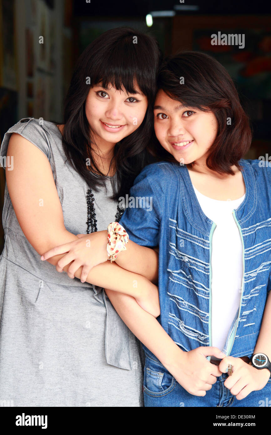 two cute Indonesian girls Stock Photo - Alamy