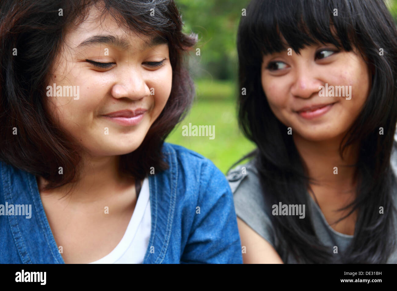 two cute Indonesian girls Stock Photo - Alamy