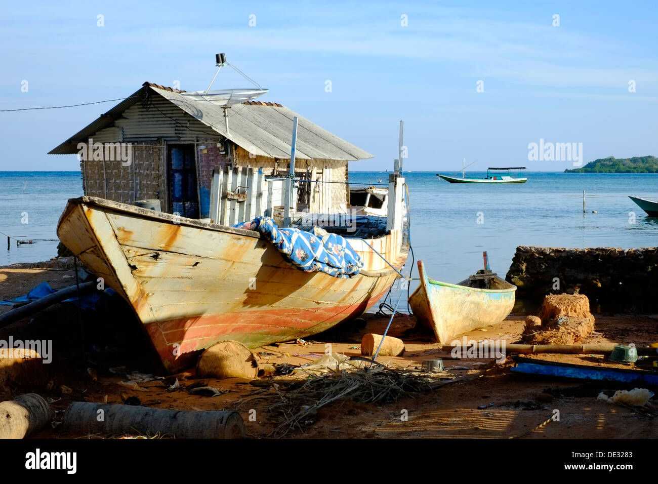Restoring boat hi-res stock photography and images - Alamy