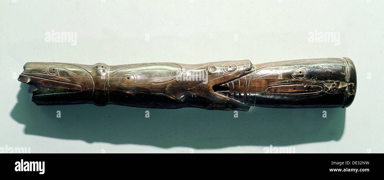 A socketed ivory shaft head for harpoon Stock Photo - Alamy