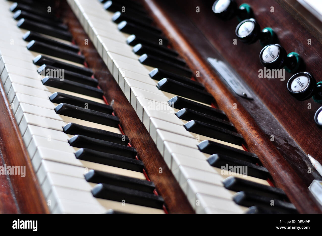 An old pipe organ keyboard in a church Stock Photo - Alamy