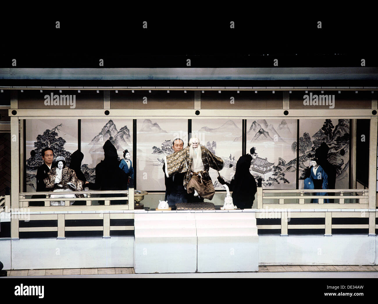 Bunraku puppet theatre hi-res stock photography and images - Alamy