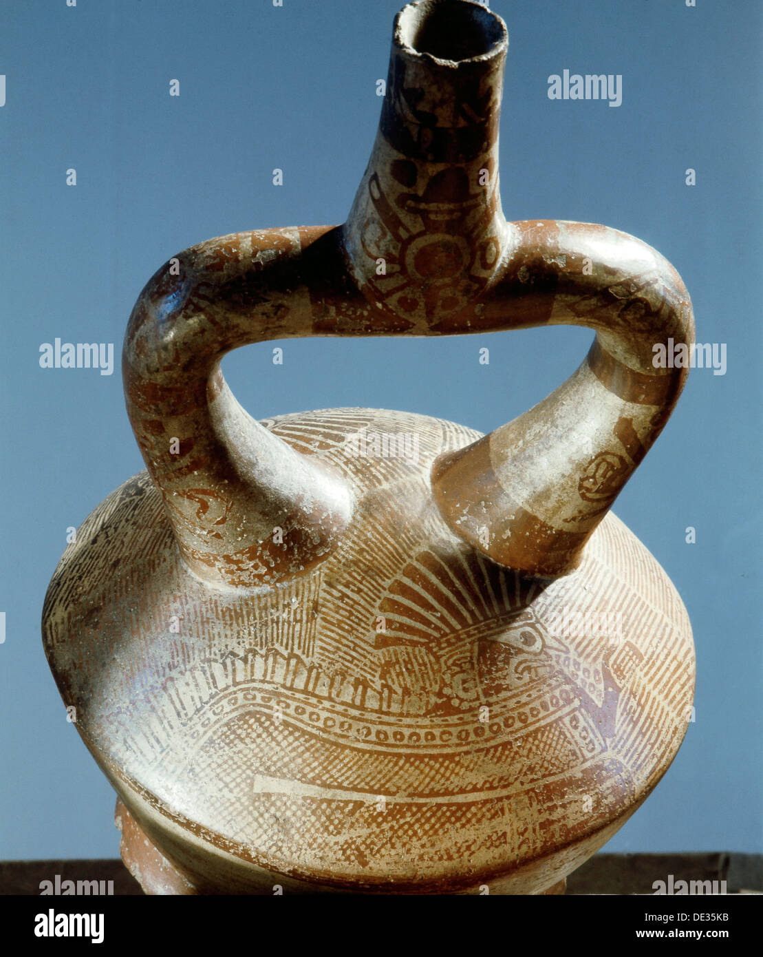 Stirrup spouted vessel hi-res stock photography and images - Alamy