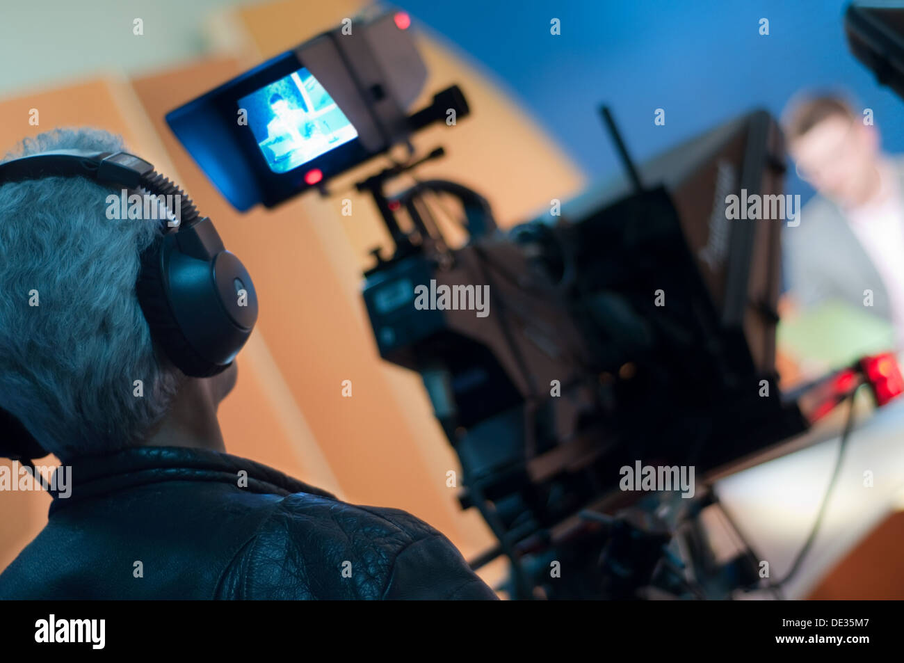 Tv camera recording newsroom hi-res stock photography and images - Alamy