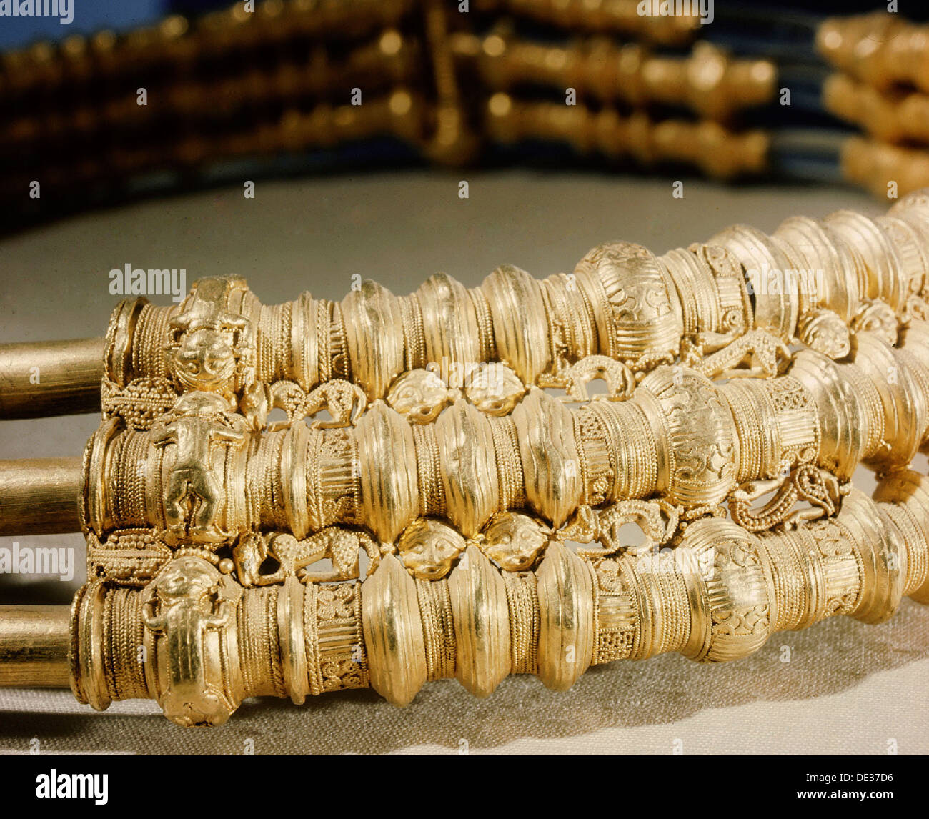 Filigree jewellery hi-res stock photography and images - Alamy