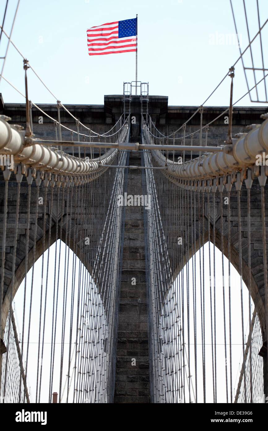 Neo gothic bridge tower cables hi-res stock photography and images - Alamy
