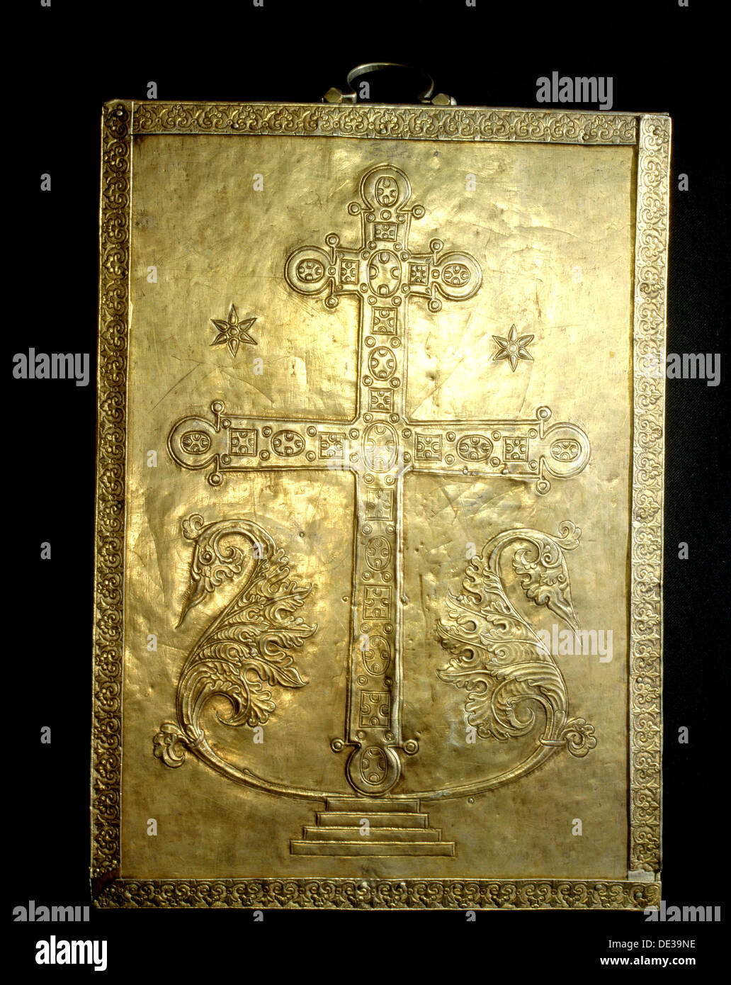Medieval cross reliquary hi-res stock photography and images - Alamy