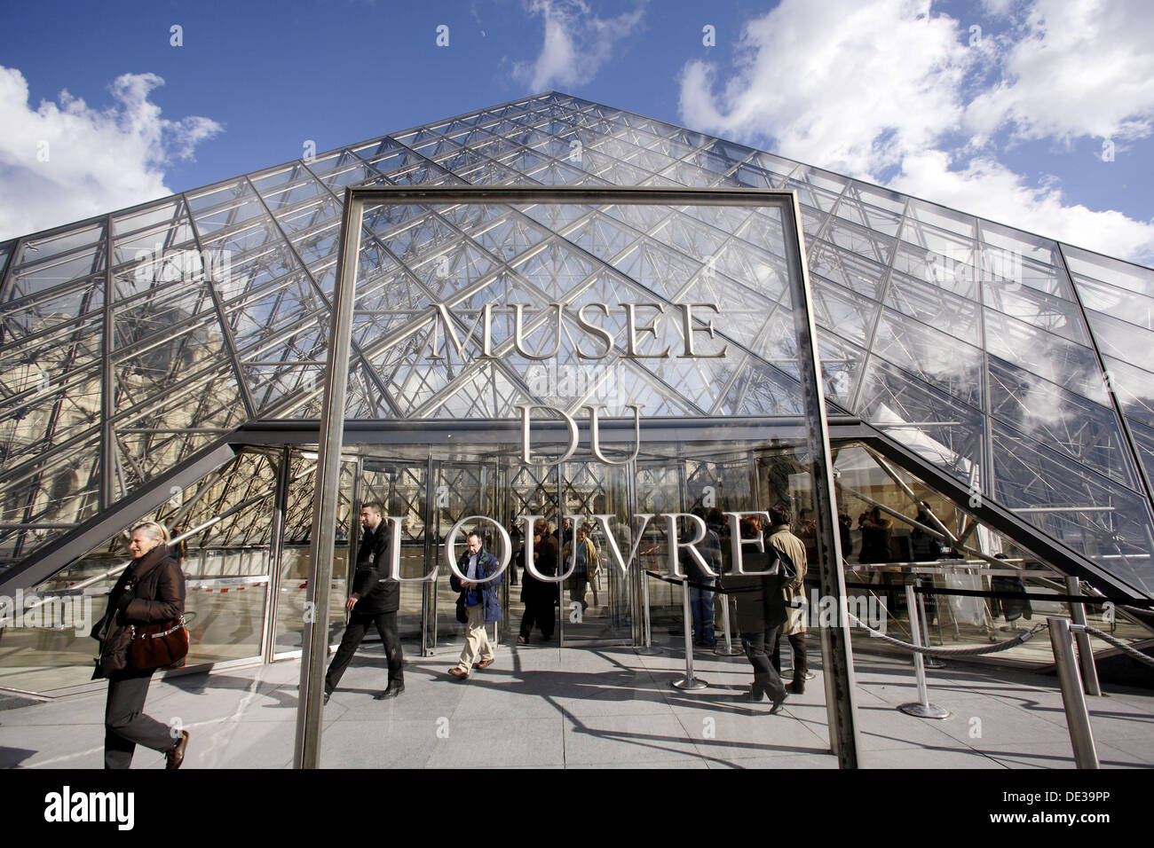 Cour Napoleon High Resolution Stock Photography and Images - Alamy