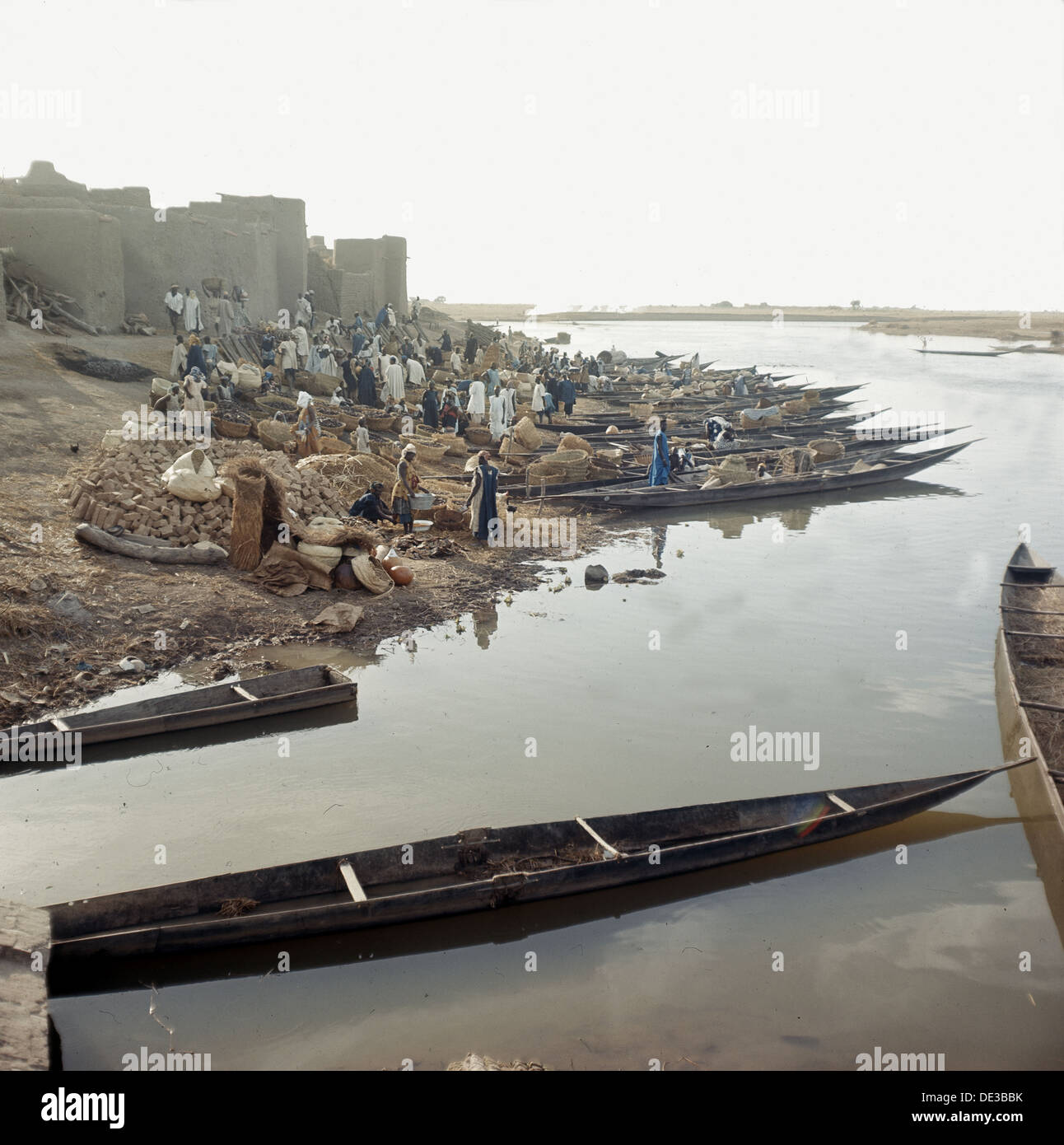 Salt market social hi-res stock photography and images - Alamy