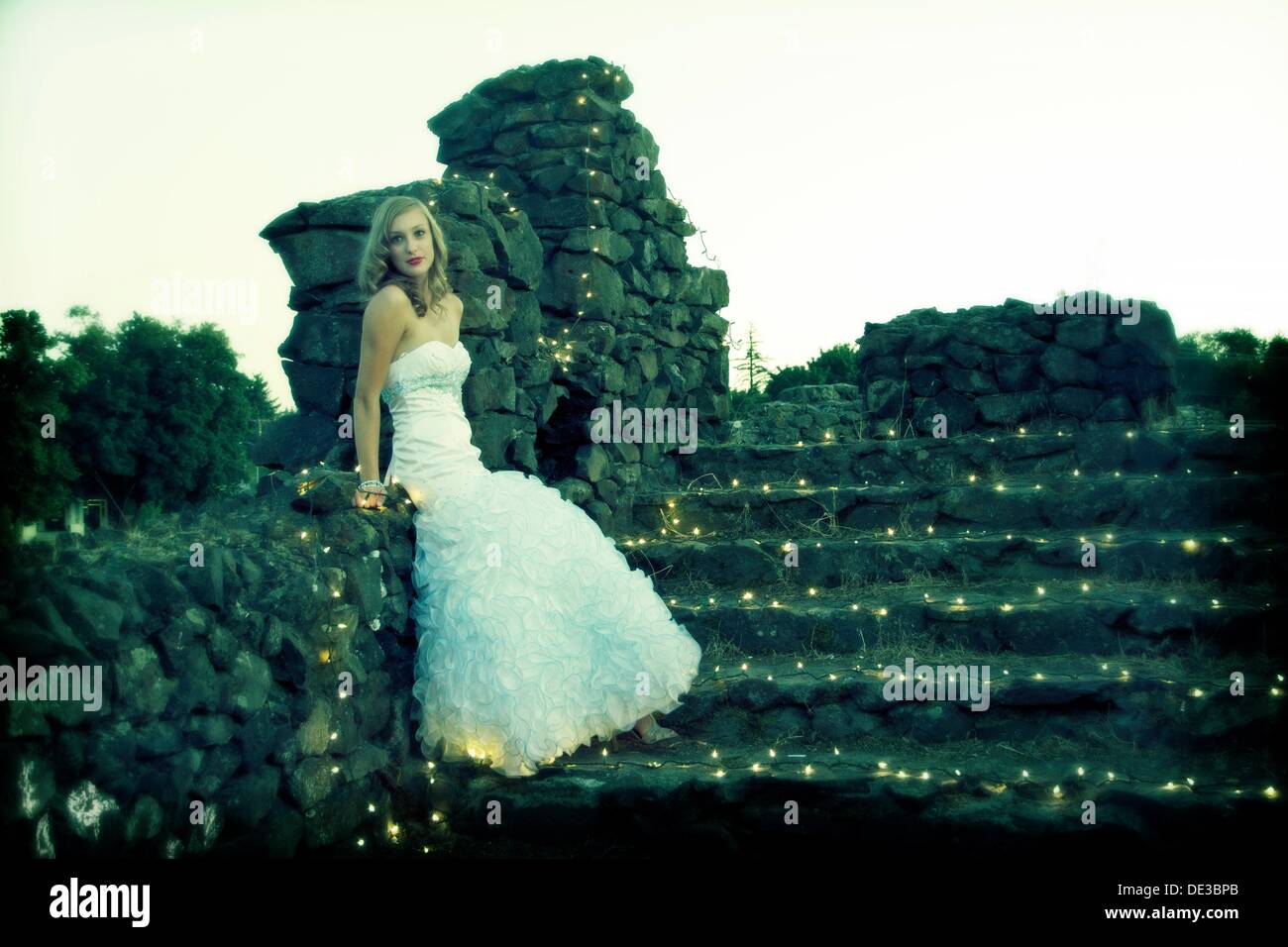 Woman green dress night hi-res stock photography and images - Alamy