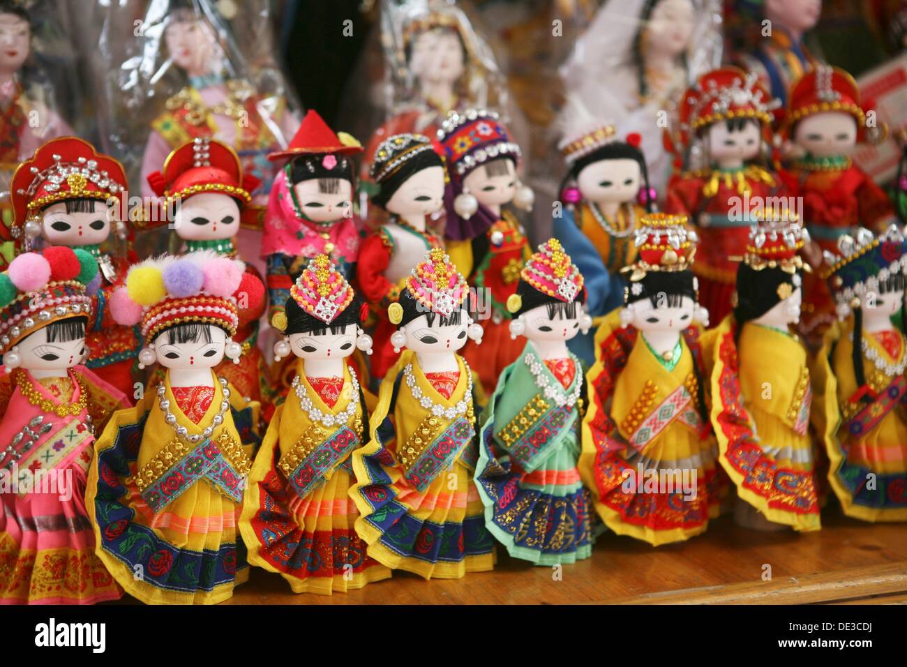 Chinese handicrafts hi-res stock photography and images - Alamy