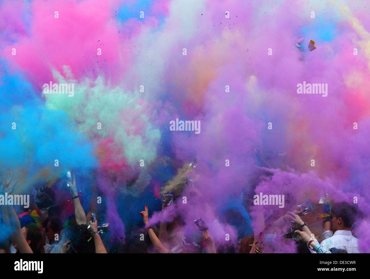 Visitors holi open air festival hi-res stock photography and images - Alamy