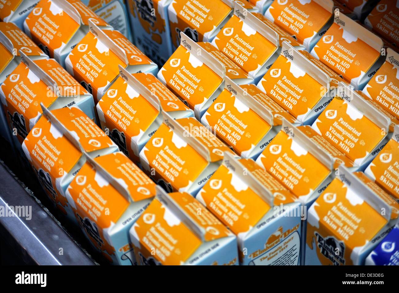 Refrigerated case hi-res stock photography and images - Alamy