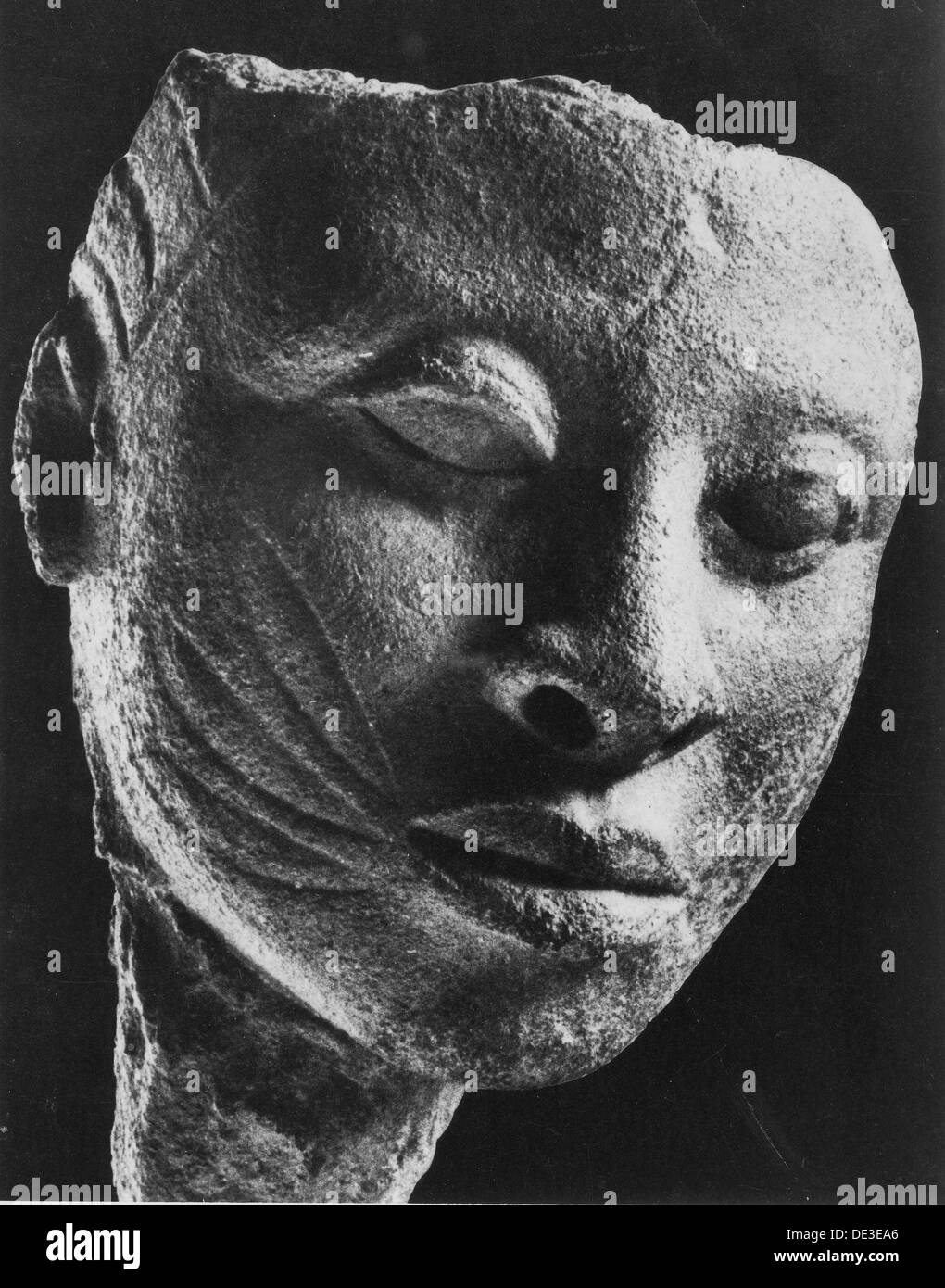 West africa terracotta head hi-res stock photography and images - Alamy