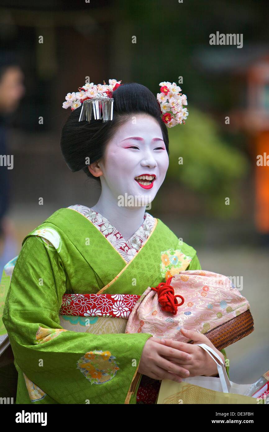 Yasaka shrine rituals hi-res stock photography and images - Alamy