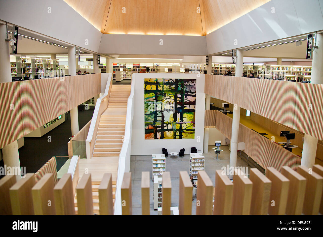 Interior of 'The Hive' at The University of Worcester - Britain's first ...