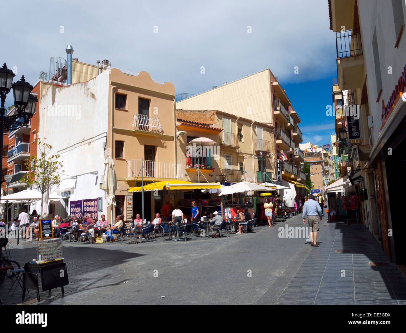 Spanish buildings with a outside cafe/bar area Stock Photo - Alamy