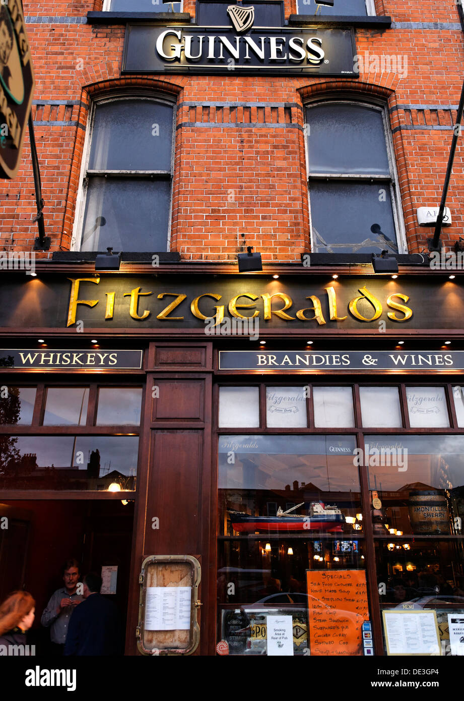 Fitzgerald pub hi-res stock photography and images - Alamy