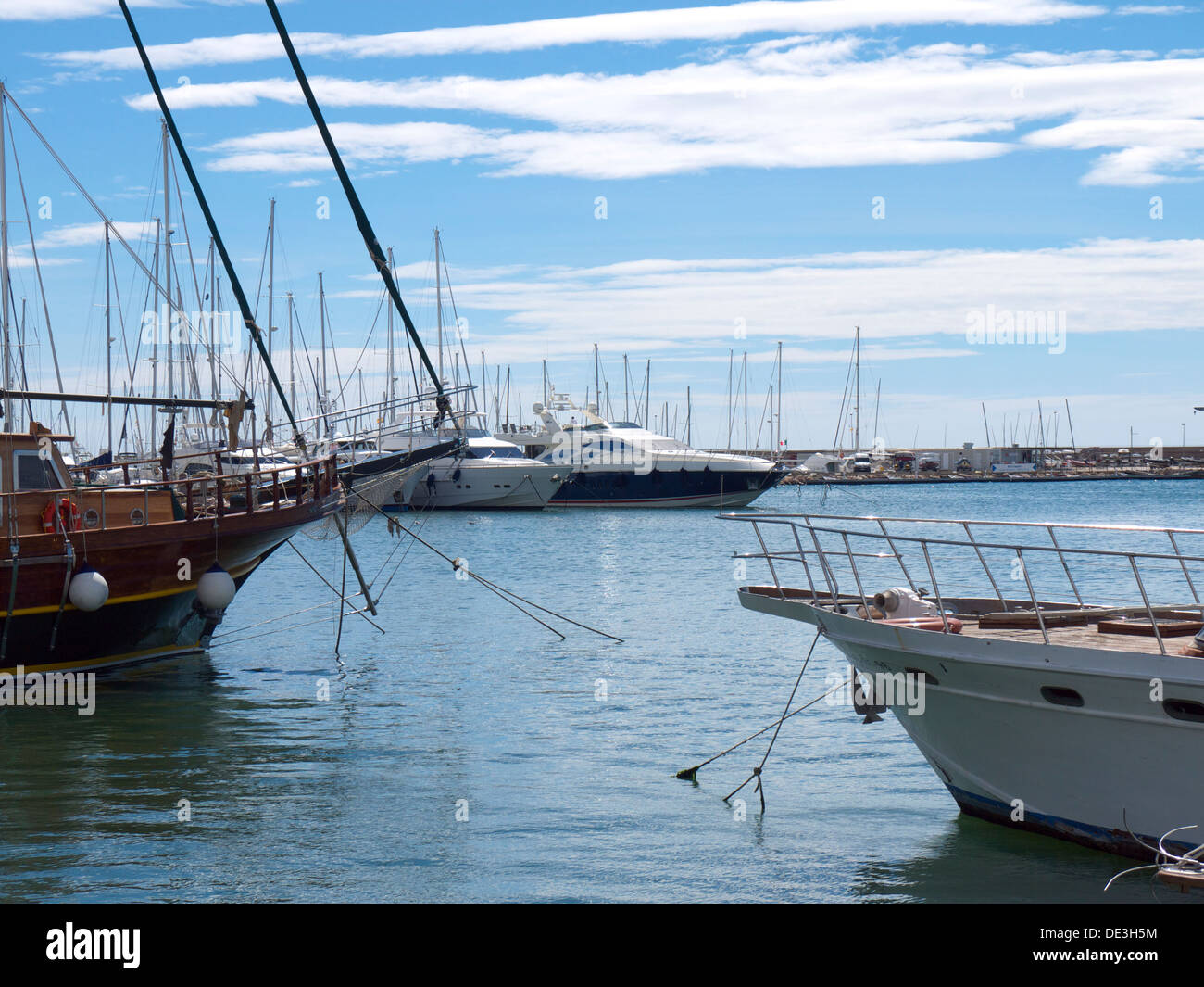 Fishing sail boat hi-res stock photography and images - Alamy