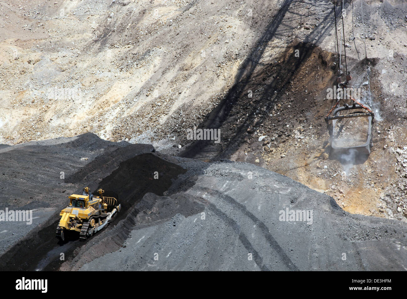 Mining environmental damage china hi-res stock photography and images ...