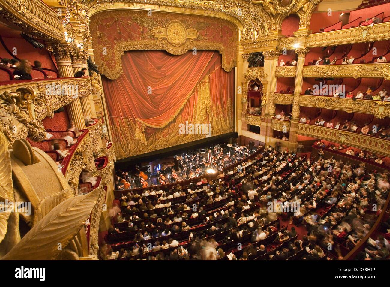 france, paris, opéra Garnier : loges et orchestre Stock Photo: 60316166 ...