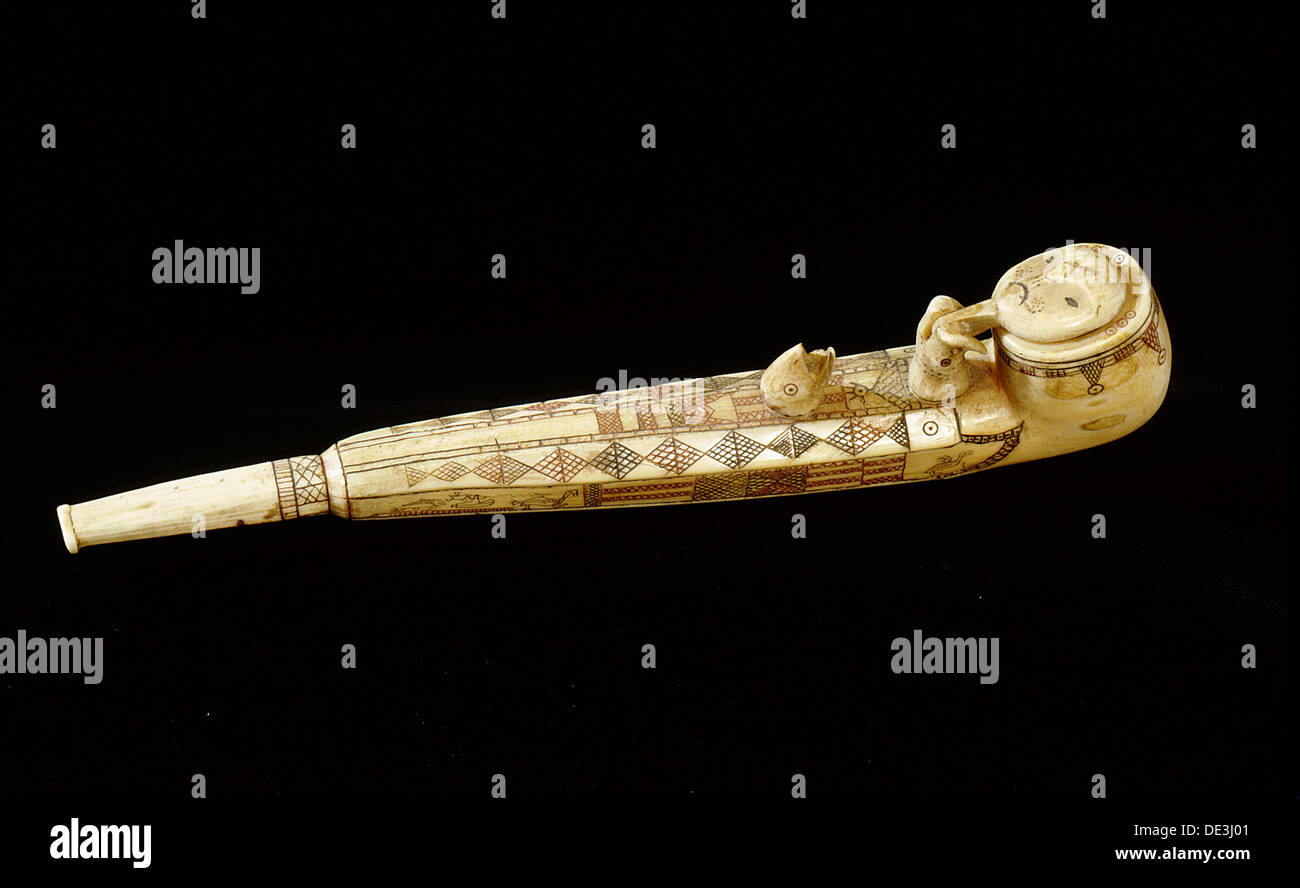 Artefact tobacco pipe hi-res stock photography and images - Alamy