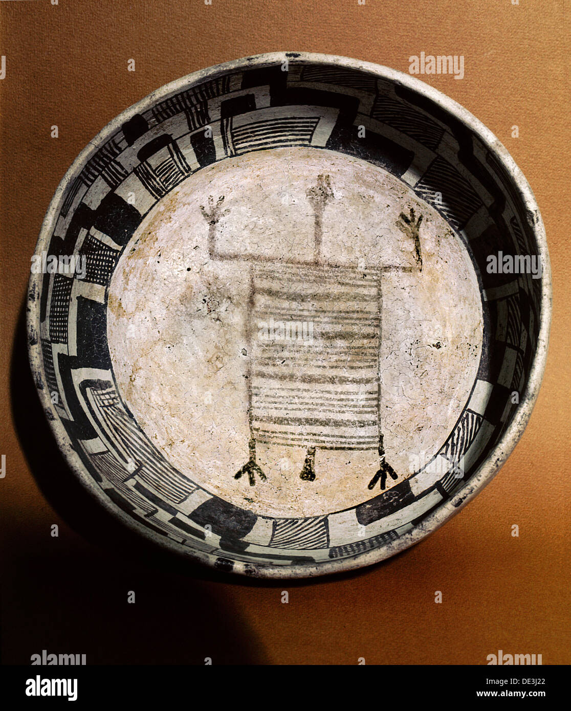 Native american pottery geometric hi-res stock photography and images ...