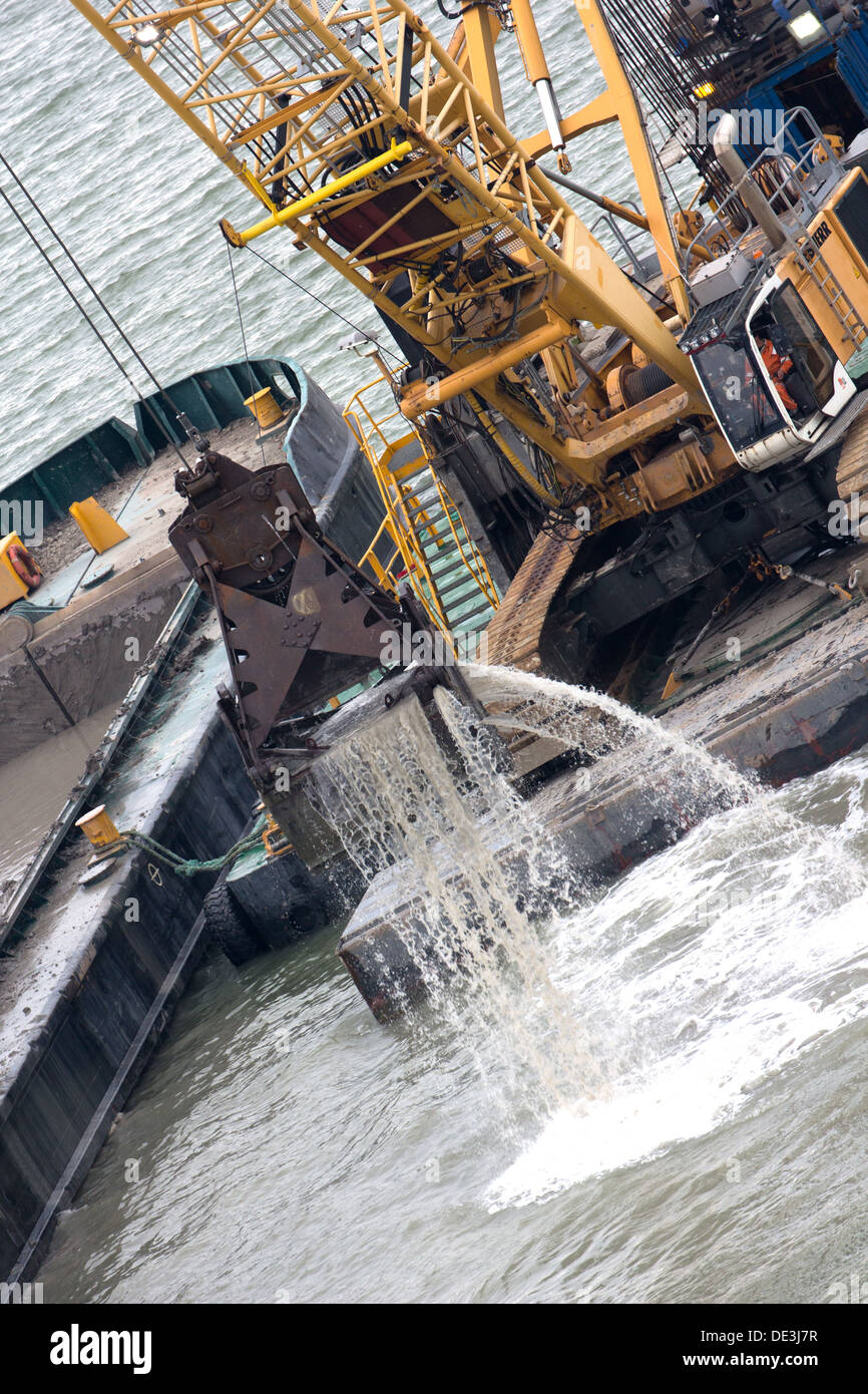 Dredging operations hi-res stock photography and images - Alamy