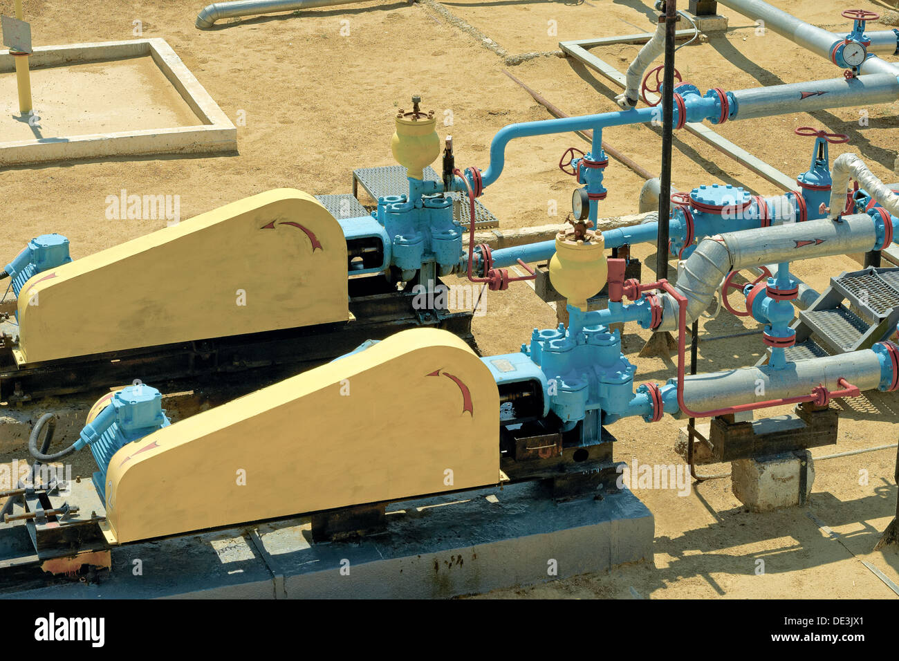 Pump station valve pipe hi-res stock photography and images - Alamy