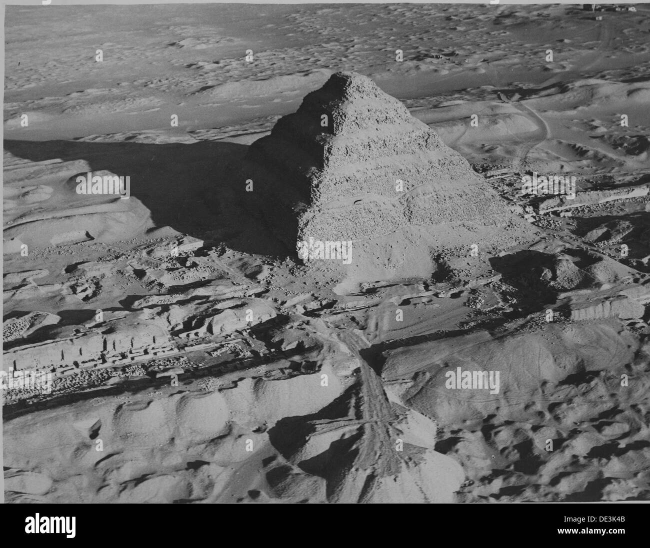 Zosers pyramid hi-res stock photography and images - Alamy