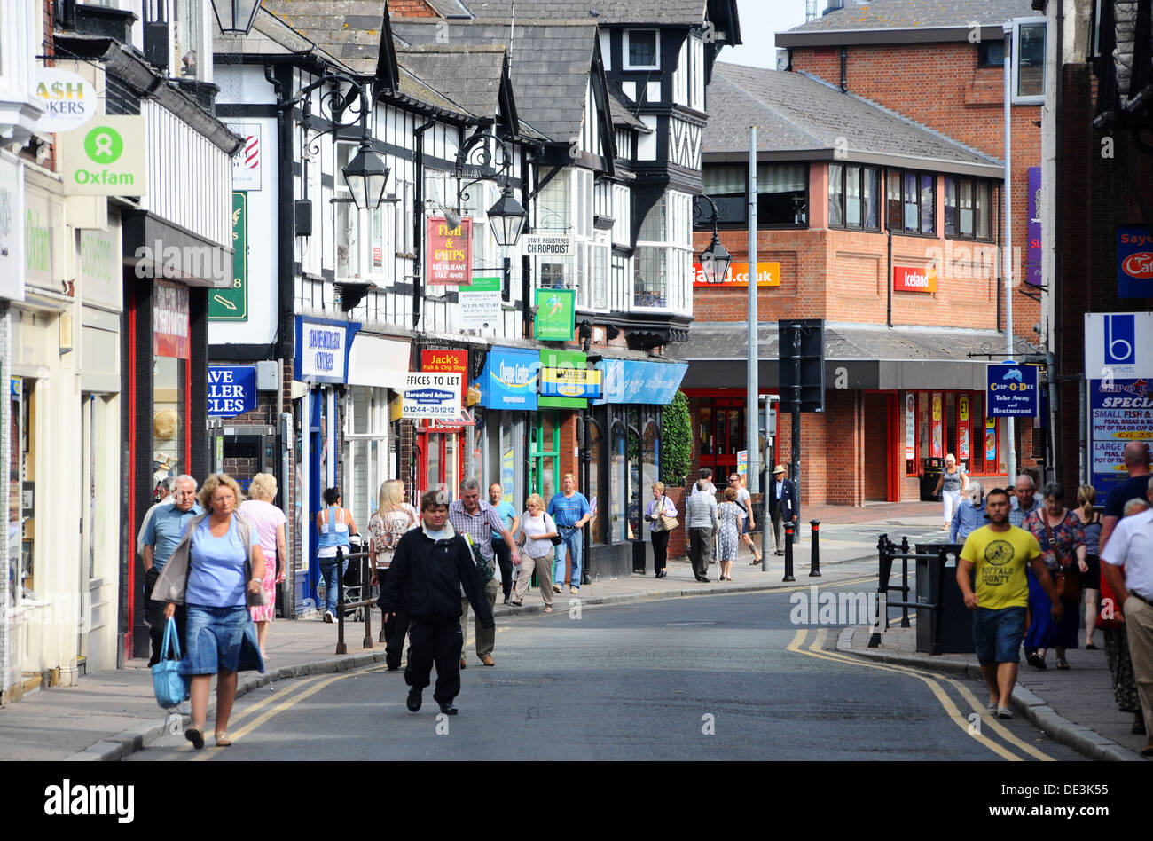 People out shopping in Chester Stock Photo - Alamy