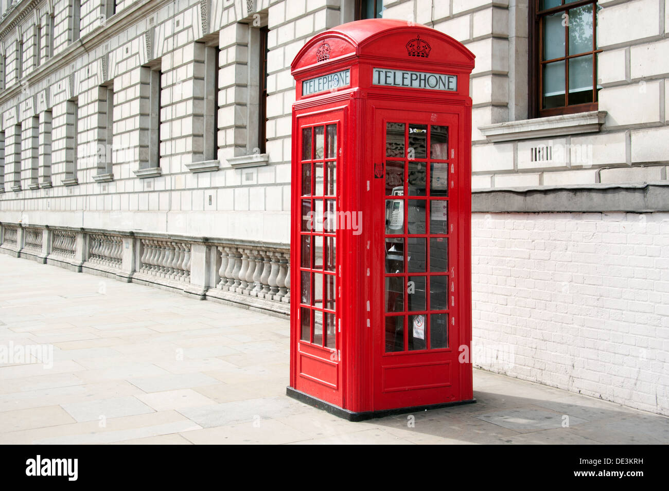 red phone box, emblem Stock Photo - Alamy