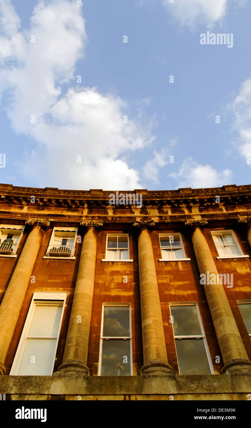 Bath georgian building pillars hi-res stock photography and images - Alamy