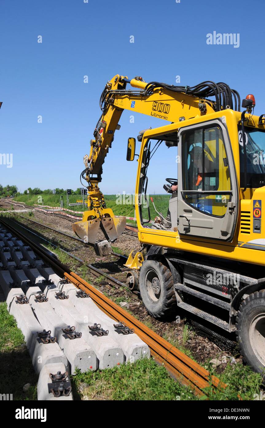 Rail excavator work High Resolution Stock Photography and Images - Alamy