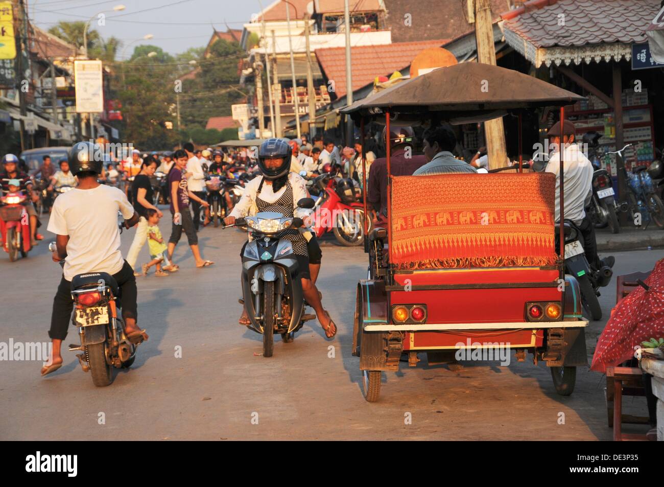 Motorcycle rickshaw hi-res stock photography and images - Alamy