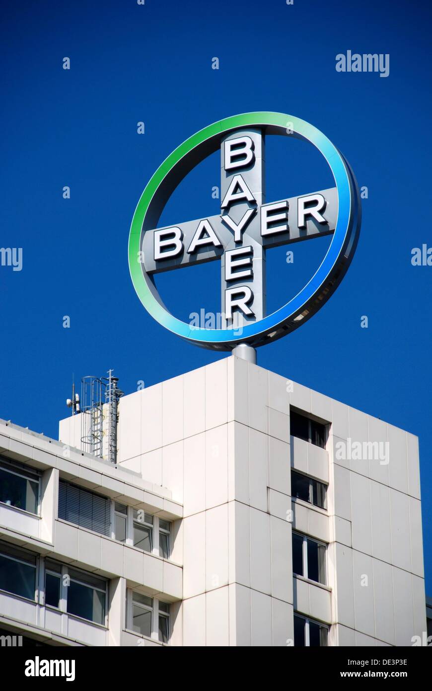 Bayer logo hi-res stock photography and images - Alamy